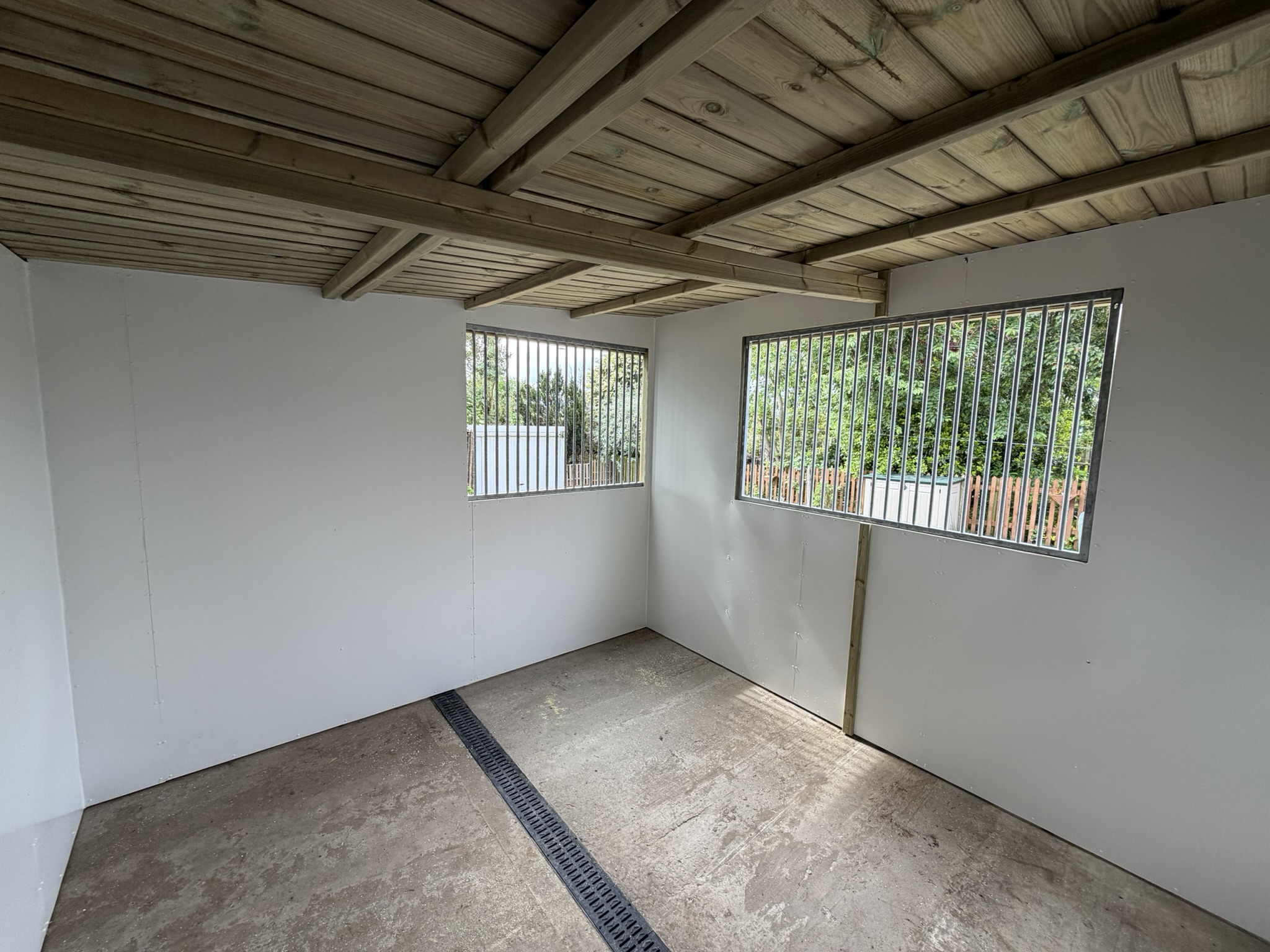 Bespoke 12ft x 8ft Langford Aviary – Designed for a Harris Hawk