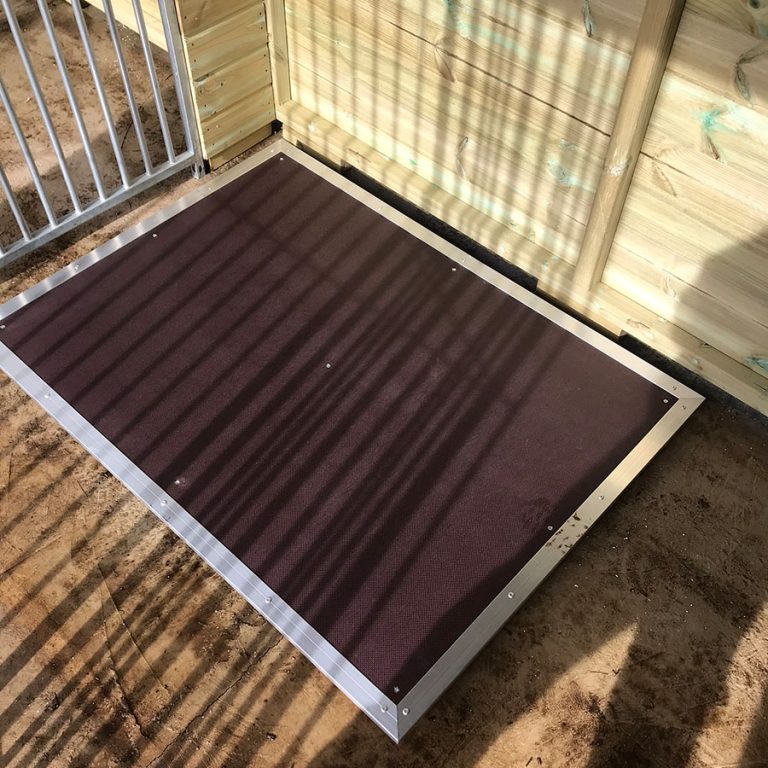 Raised Dog Sleeping Bench | Garden & Animal Structures